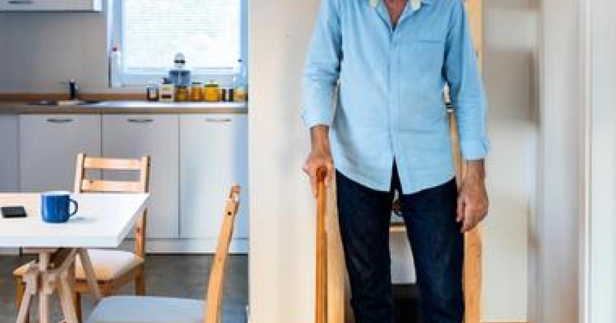 Freezing of Gait: Comparing Treatments Options | Parkinson's Foundation